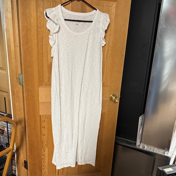 Universal Thread | Dresses | Universal Thread White Maxi Dress With ...